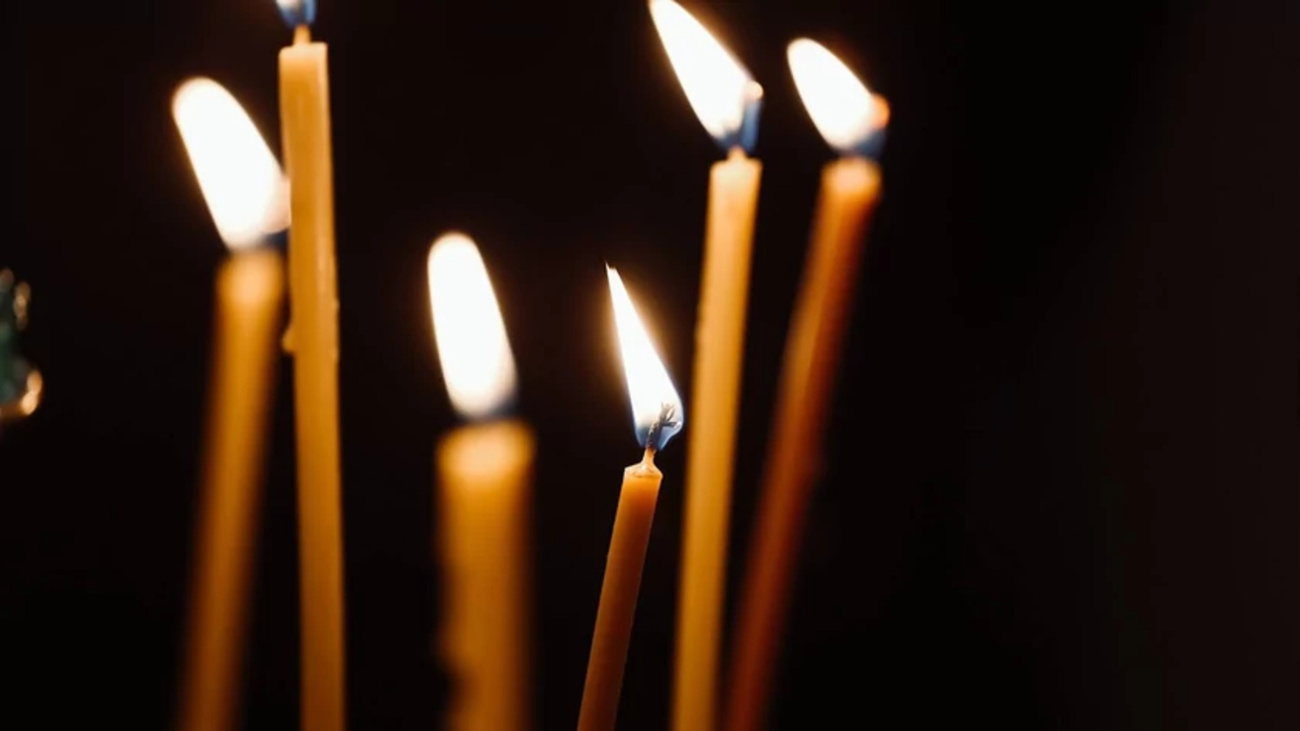 В Бийске захоронили путешественника, умершего в Индонезии полгода назад