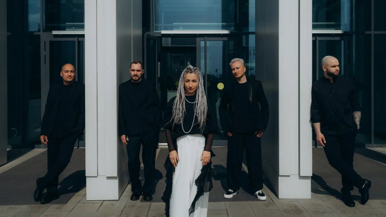 Группа "Мураками" с новым шоу и избранными песнями в Барнауле. Amic.ru дарит билеты