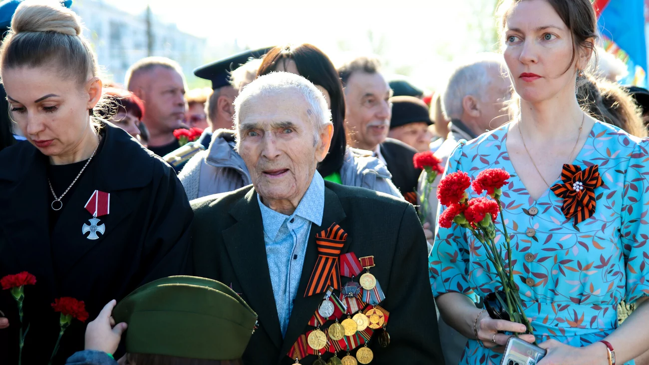 Как в Барнауле отпраздновали День Победы. Большой и трогательный фоторепортаж amic.ru