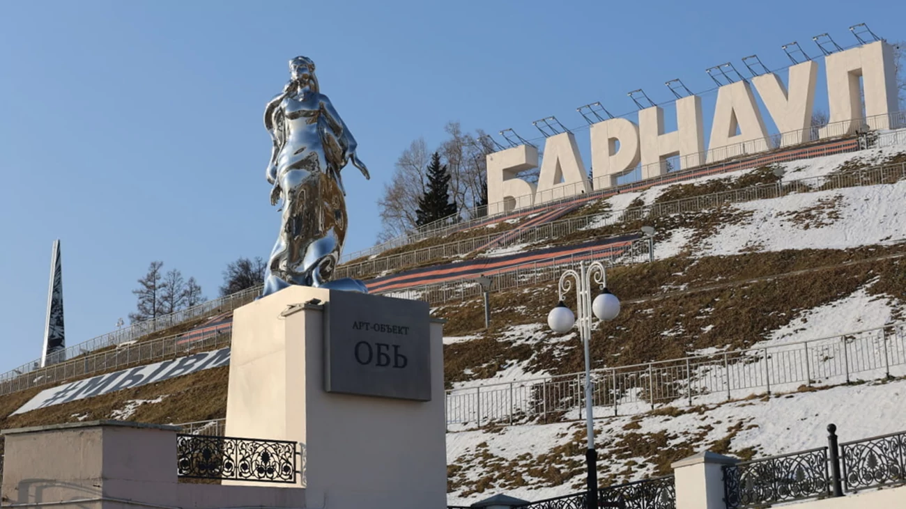 Развязка, колесо обозрения и "Девушка-Обь". Барнаул-2025 в фотографиях ...