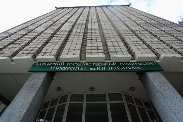 Как прошла приемная кампания в ведущих вузах Алтайского края в 2025 году?